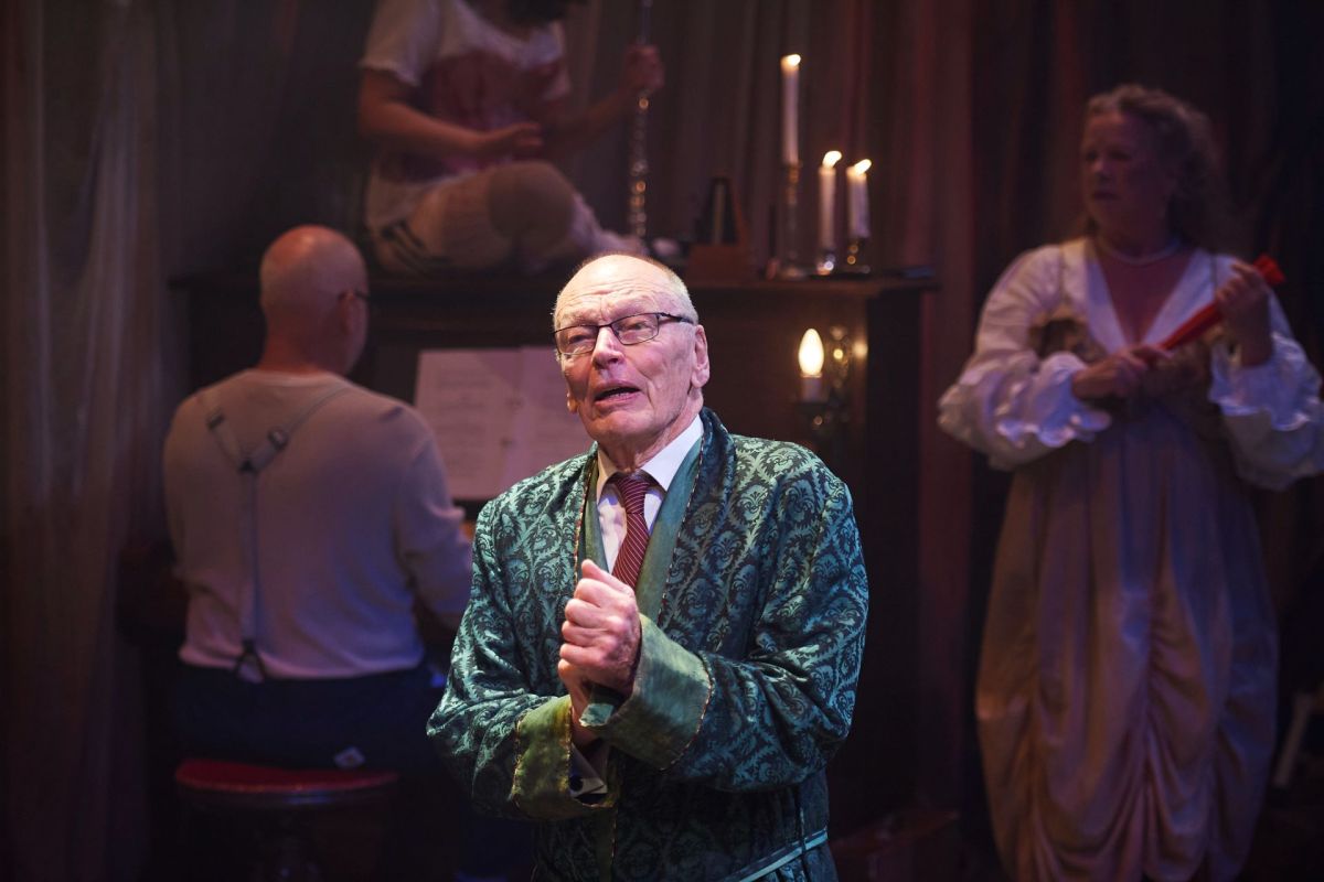 Review: A Christmas Carol (Ensemble Theatre) | Suzy Goes See