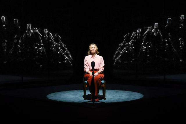 Review: Julia (Sydney Theatre Company) | Suzy Goes See