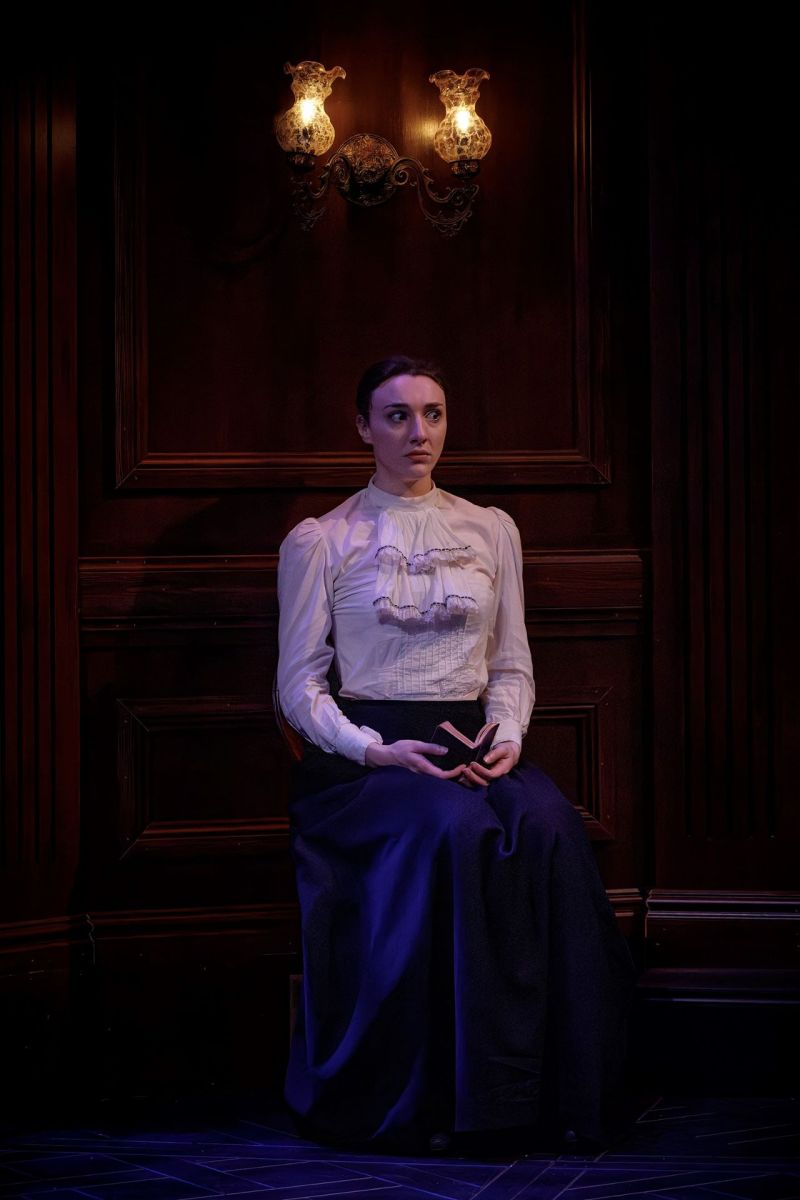 the-turn-of-the-screw_lucy-locke_image-credit-phil-erbacher | Suzy Goes See