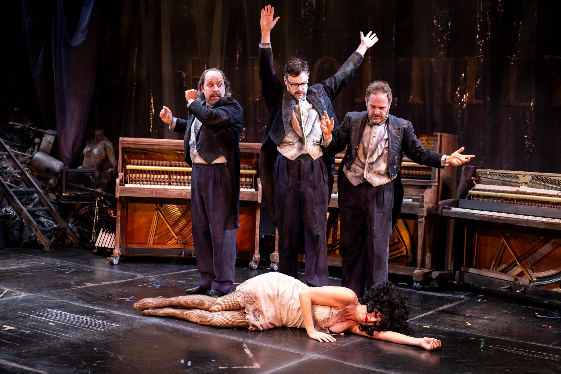 Review: Meow’s Meow’s The Red Shoes (Belvoir St Theatre) | Suzy Goes See