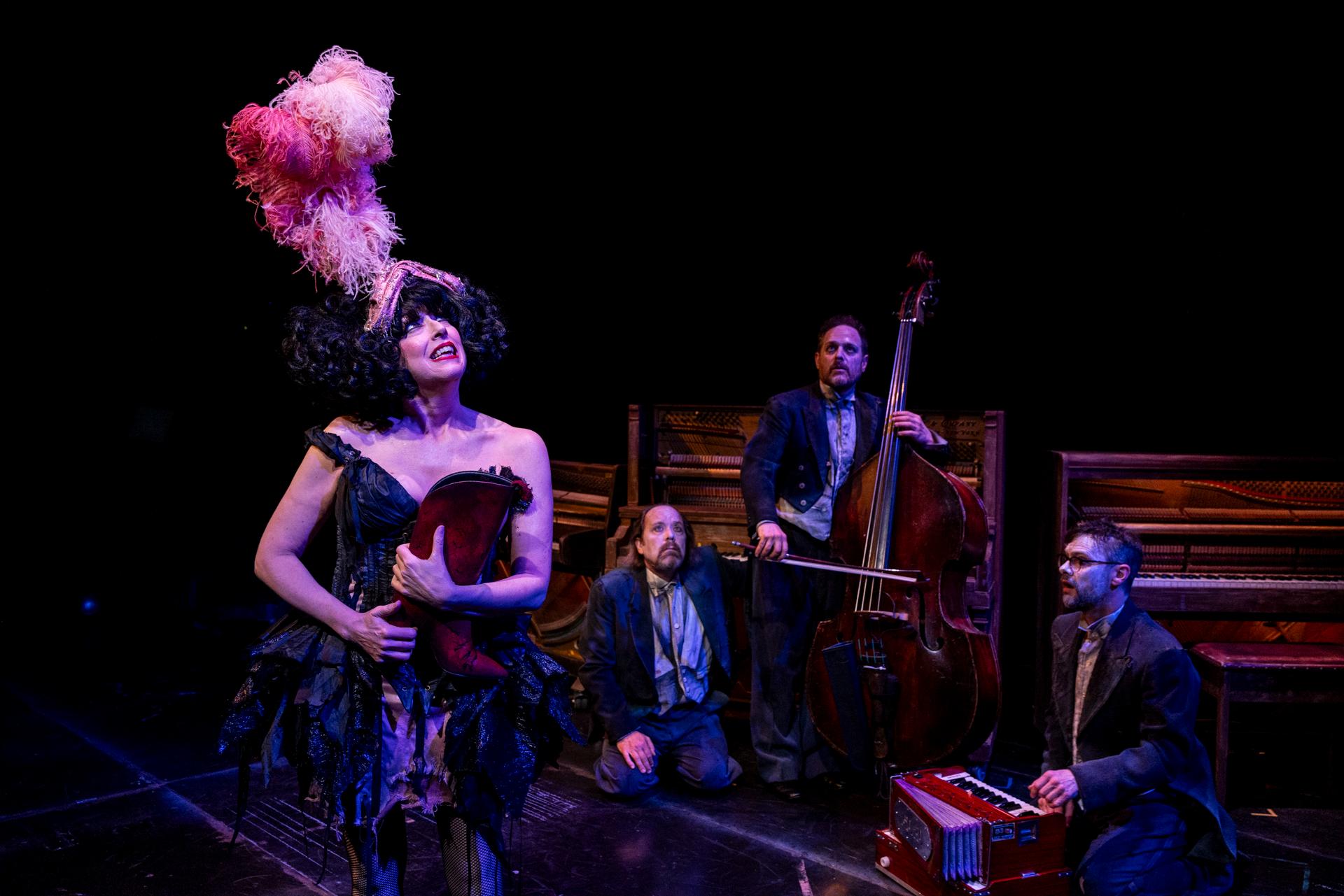 Review: Meow’s Meow’s The Red Shoes (Belvoir St Theatre) | Suzy Goes See